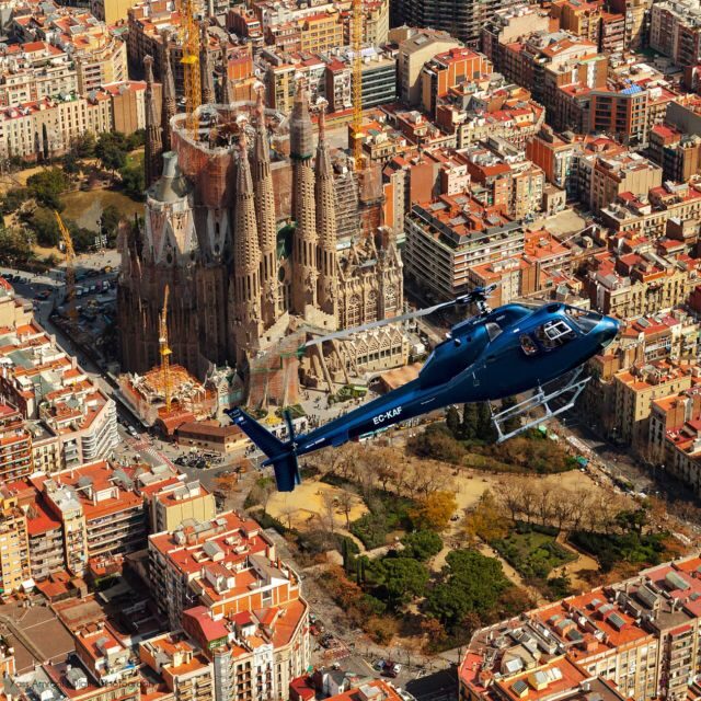 Barcelona: Panoramic Helicopter Flight & Boat Transfer - Key Points