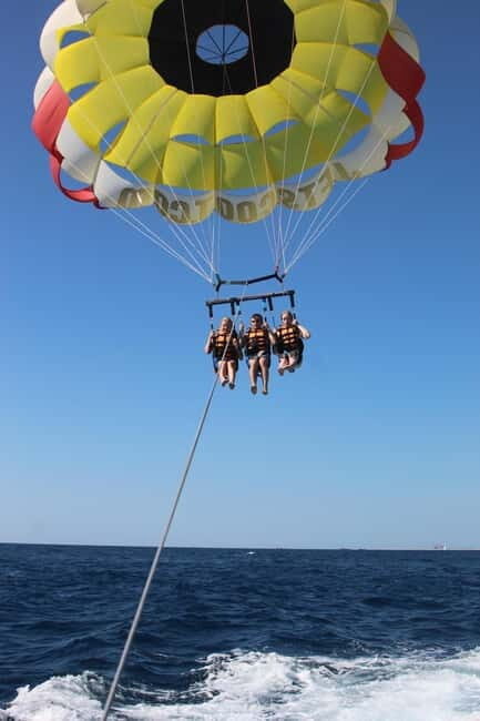 Barcelona: Parasailing magic flight and views above the sea - Who Should Consider This Tour?