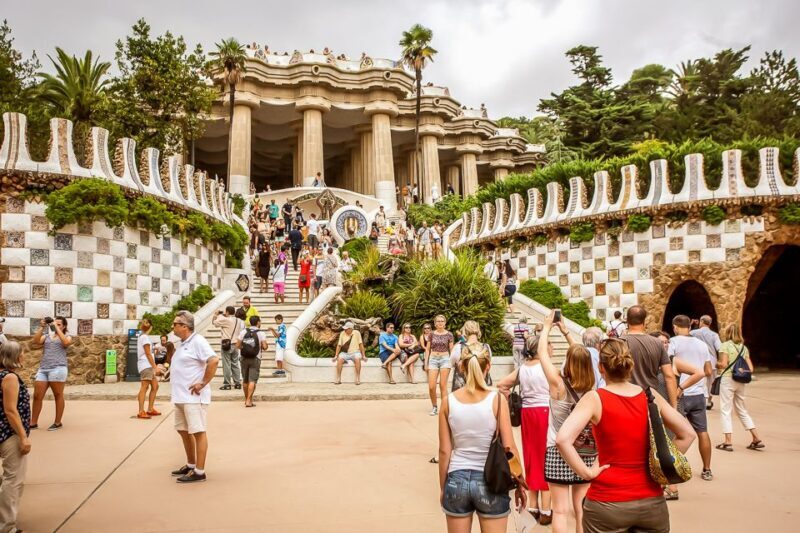 Barcelona: Park Güell Admission Ticket - Navigating to Park Güell