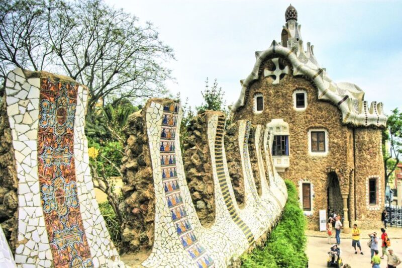 Barcelona & Park Güell: Private Half-Day Tour with Pickup - Who Will Love This Tour?
