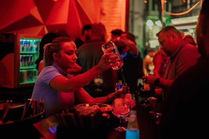 Barcelona Party Tour | 4h Experience | Club Entry - Key Points