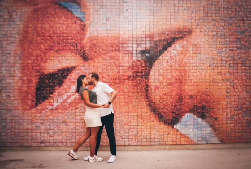 Barcelona: Photo Shoot Tour in El Gothico - Key Points