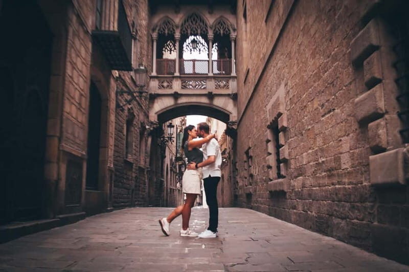 Barcelona: Photo Shoot Tour in El Gothico - FAQs