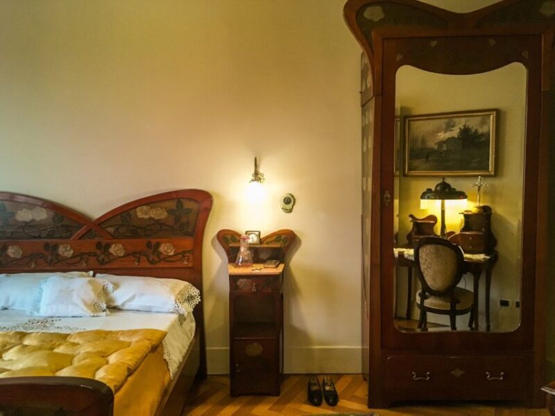 Barcelona: Private Gaudi Tour to Casa Mila & Casa Vicens - An In-Depth Look at the Barcelona Gaudí Private Tour