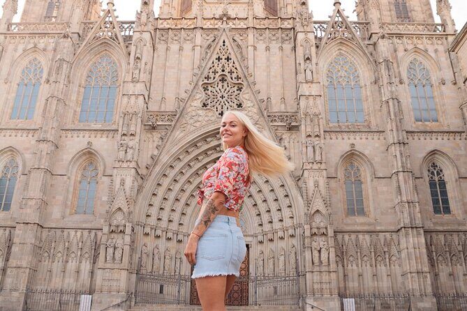 Barcelona Private Photoshoot at Cathedral & Kiss Wall - The Sum Up