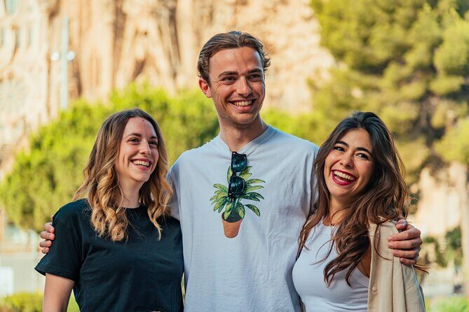 Barcelona : Private Photoshoot Outside Sagrada Familia - FAQ