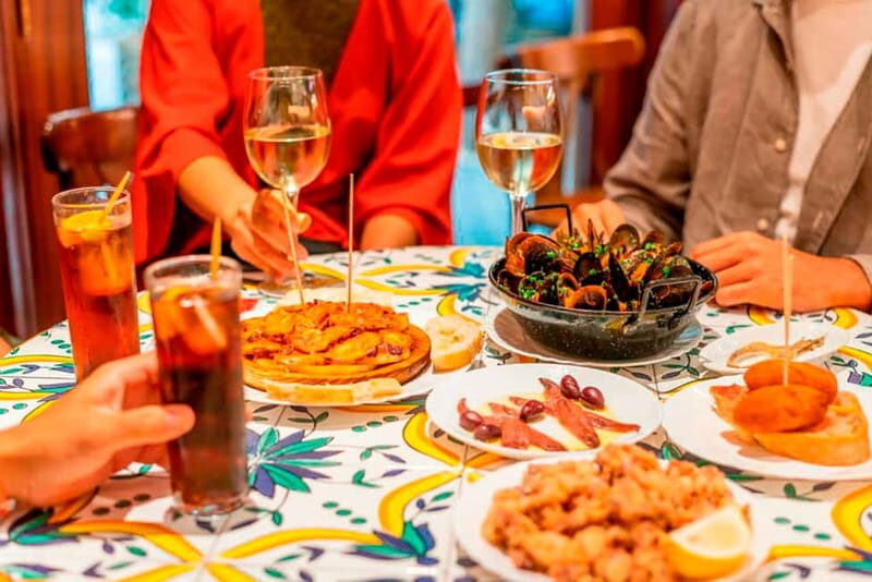 Barcelona: Private Tapas & Wine with Flamenco Show Old Town - Key Points