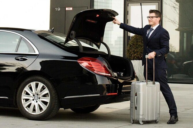 Barcelona Private transfer from Airport to Hotel / Cruise - Key Points