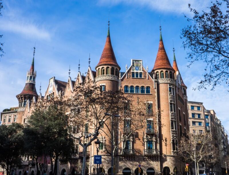 Barcelona: Private Walking Tour with a Local - Why This Tour Works