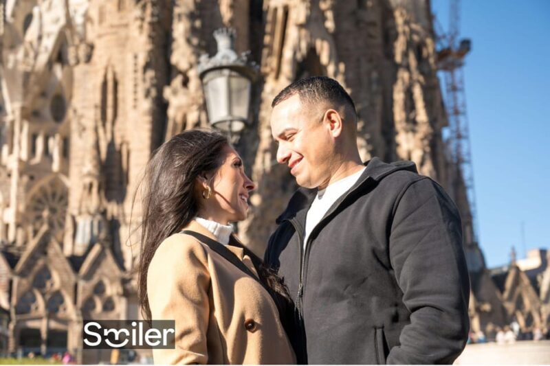 Barcelona: Professional Photoshoot Outside Sagrada Familia - FAQ