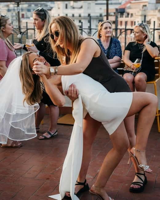 Barcelona: Rooftop Salsa Class with Bottomless Sangria - Introduction