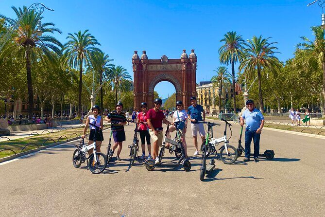 Barcelona Sagrada familia Electric Scooter or E-Bike Tour - Exploring the Itinerary in Detail