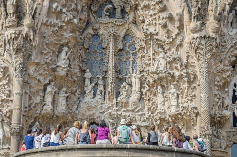Barcelona: Sagrada Familia Fast Track Guided Tour - What You’ll See and Learn