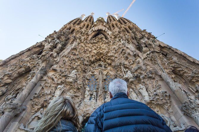 Barcelona: Sagrada Familia Guided Tour with Fast Track Access - Deep Dive into the Experience