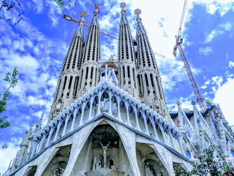 Barcelona: Sagrada Familia Guided Tour with Tickets - The Itinerary Breakdown and What You’ll See