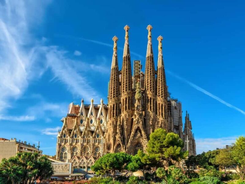 Barcelona: Sagrada Familia Guided Tour with Tower Access - The Itinerary: What to Expect