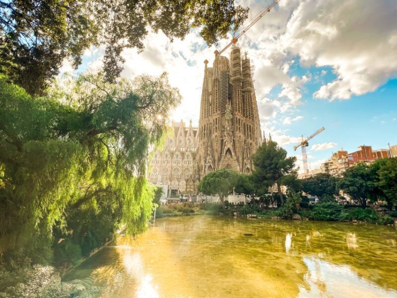 Barcelona: Sagrada Familia, Park Güell & Gothic Quarter Tour - The Sum Up