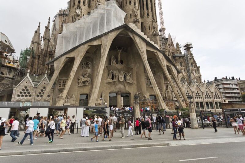 Barcelona: Sagrada Familia & Park Güell Guided Tour & Ticket - Final Thoughts
