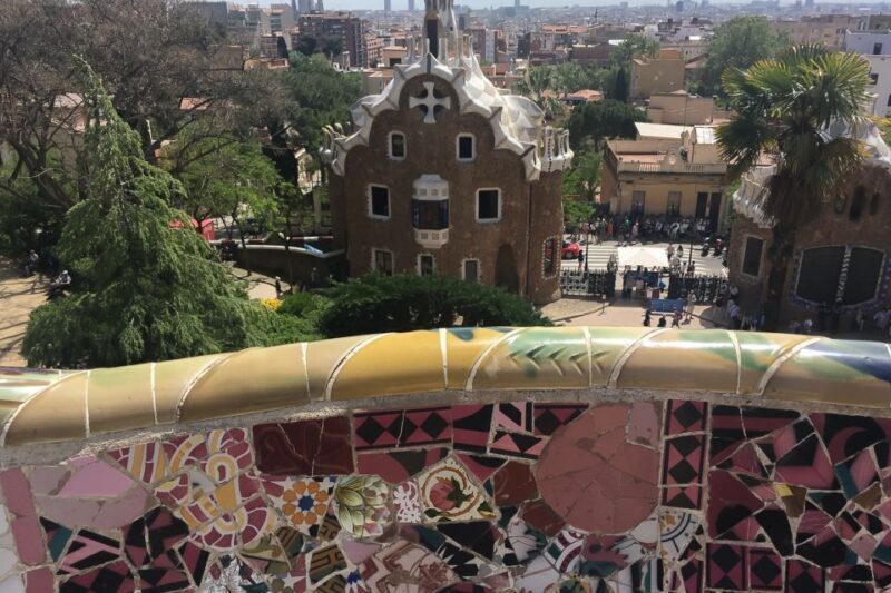Barcelona: Sagrada Familia, Park Guell & Tapas Private Tour - Key Points