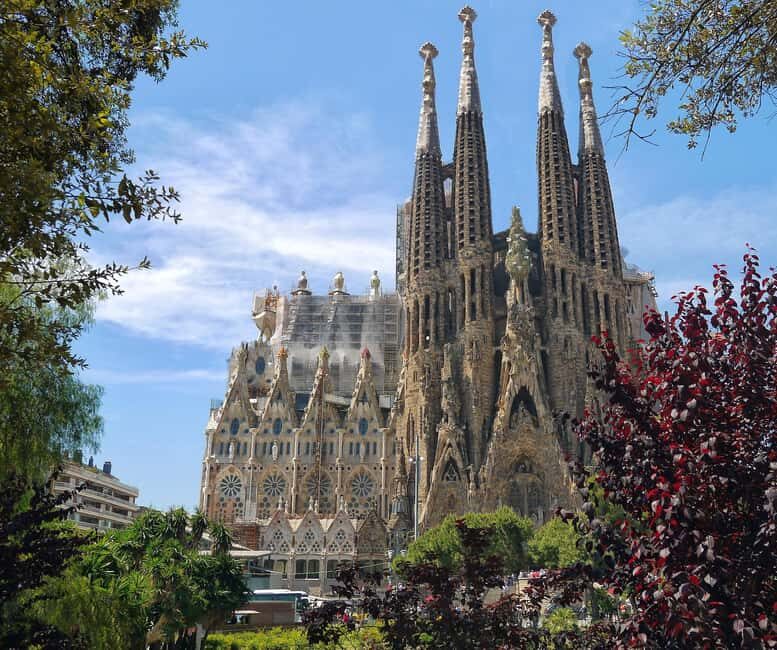 Barcelona: Sagrada Familia Skip-the-line Tour with Guide - A Walkthrough of the Experience