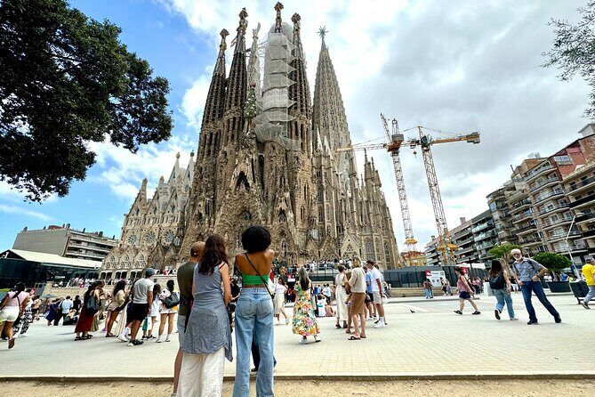 Barcelona Sagrada Familia Small Group Guided Tour - A Close-Up Look at the Barcelona Sagrada Familia Small Group Guided Tour