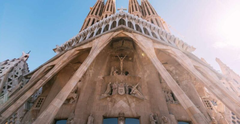 Barcelona: Sagrada Familia Small Group Guided Tour - Key Points