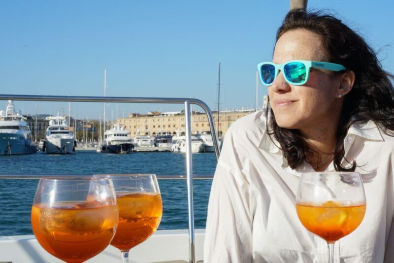 Barcelona: Sailing Tour with Vermouth and Drinks - Key Points