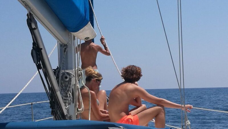 Barcelona: Sailing Trip with Drinks and Snacks - Key Points