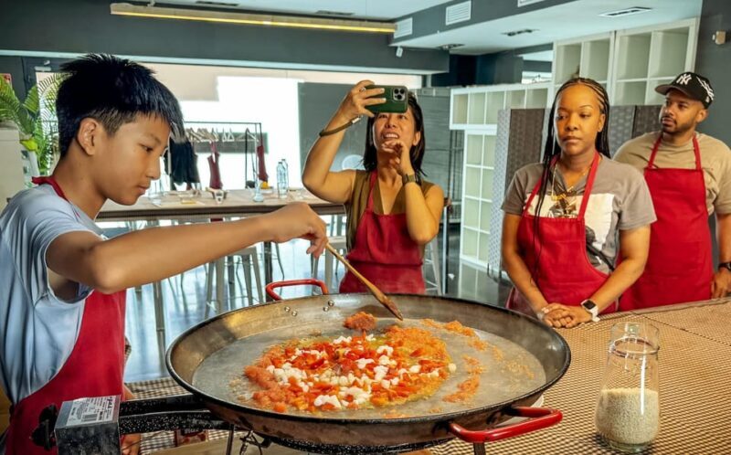 Barcelona: Seafood Paella Maestro & Tapas & Sangria - What Makes This Tour Special?