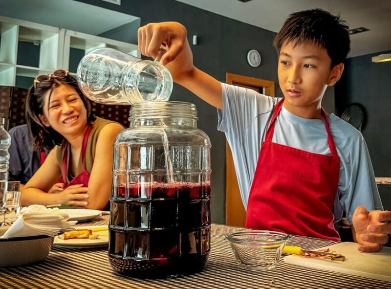 Barcelona: Seafood Paella Maestro & Tapas & Sangria - Who Will Love This Experience?