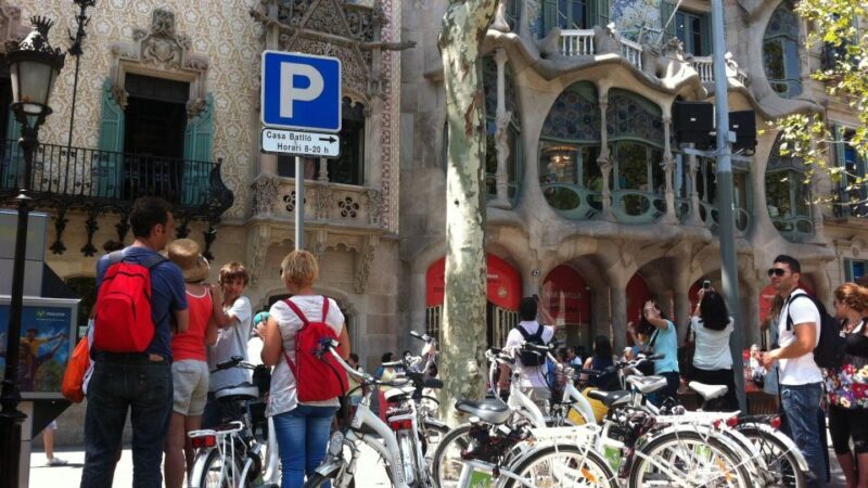 Barcelona: Small Group or Private Bike Tour - Key Points