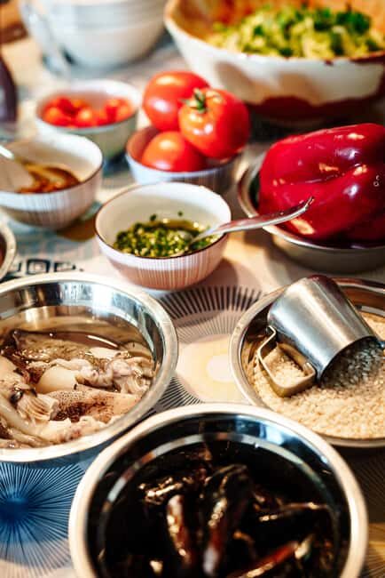 Barcelona: Spanish Tapas Cooking Class with Wine - Key Points