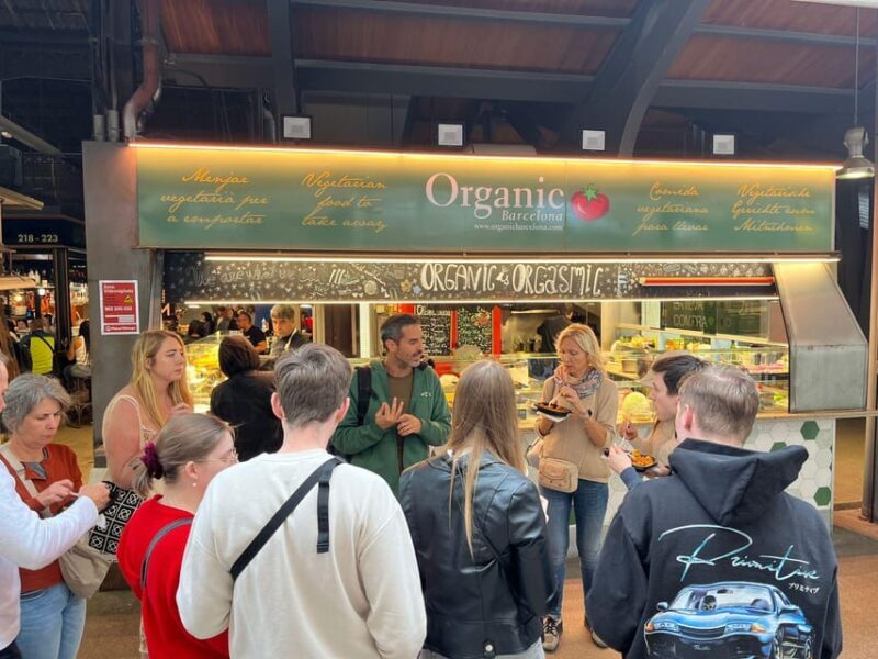 Barcelona: Street Food & Sightseeing Tour with Local Market - Key Points