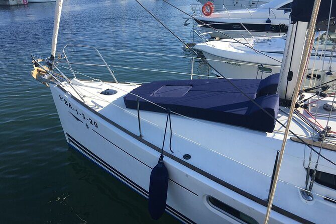 Barcelona Sunset Sailing with Open Bar of Cava and Snacks - Who Is This Tour Best For?