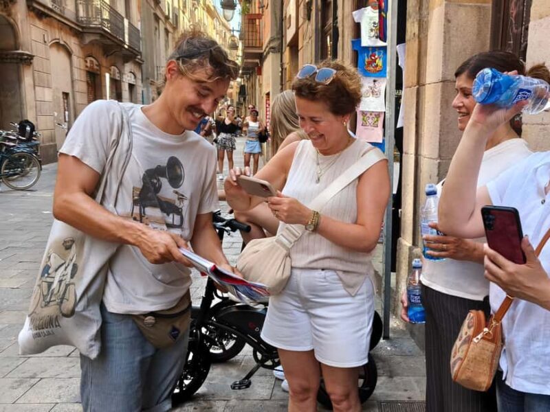 Barcelona: Top-Rated Bike or E-Bike Tour with Local Guide - Starting Point and First Impressions