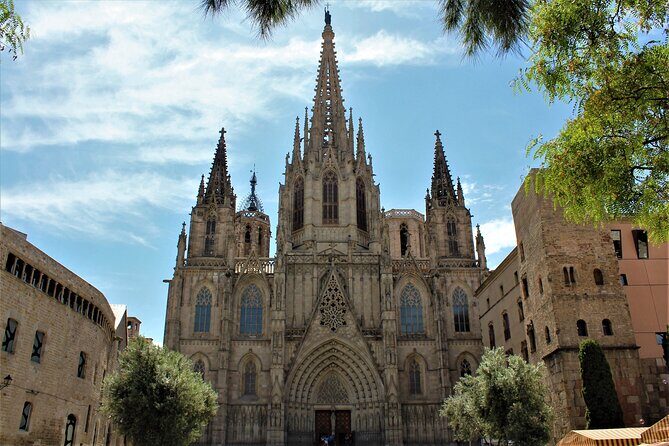 Barcelona walking tour Gothic Quarter and Ramblas+Boat trip - An In-Depth Look at the Tour Experience