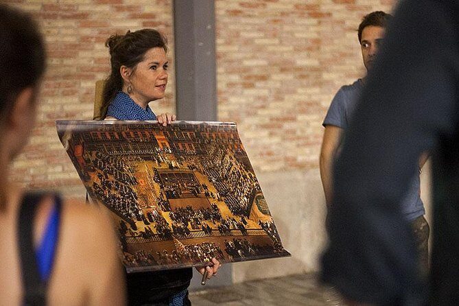 Barcelona's Dark History Night Tour - Key Points