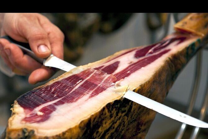 Barcelona´s Lunch or Dinner Tapas Tour: Food, drinks, happiness! - FAQ