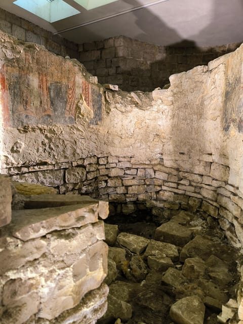 Bari: Guided Tour with archaeologist - A Deep Dive into the Bari Archaeological Tour