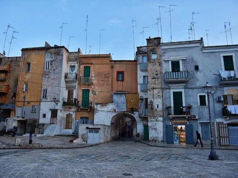 Bari: Norman-Swabian Castle Guided Tour - An overview of this intriguing experience