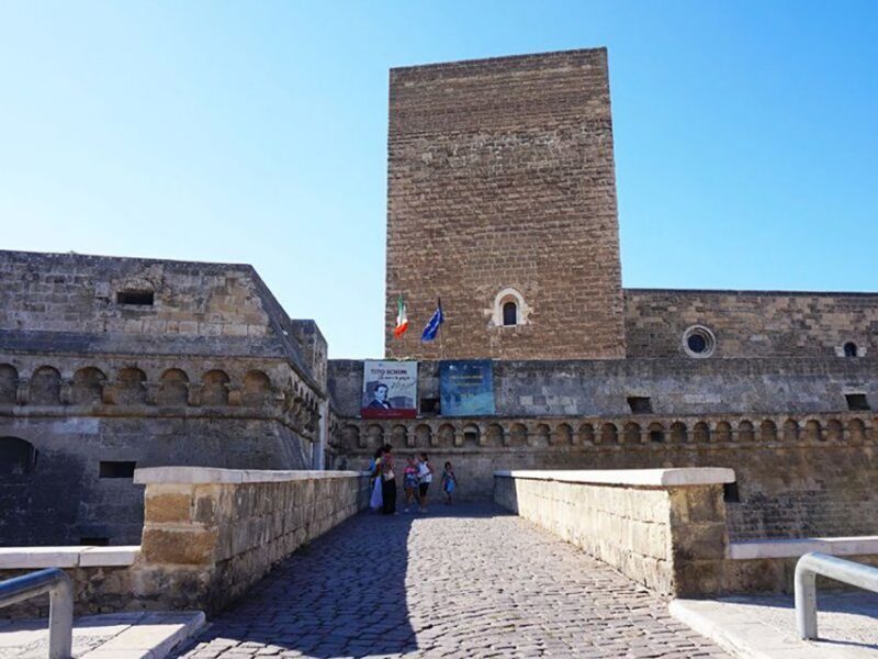 Bari: Norman-Swabian Castle Guided Tour - The value of the tour