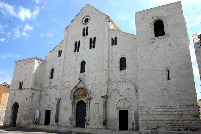 Bari Walking tour in small group - Scenic Walk Along the Muraglia di Bari Vecchia
