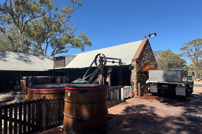 Barossa Valley Small Group Tour with Wine tastings and lunch - Key Points