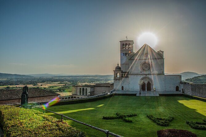 Basilica of Saint Francis Tour with official guide - Exploring the Assisi Basilica: What to Expect