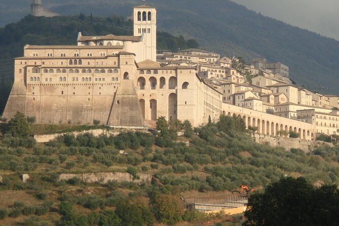 Basilica of St. Francis of Assisi. Tour with official guide - The Tour Breakdown: What to Expect