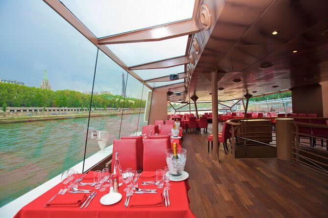 Bateaux Mouches Christmas Special Lunch Cruise in Paris - What to Expect from the Experience