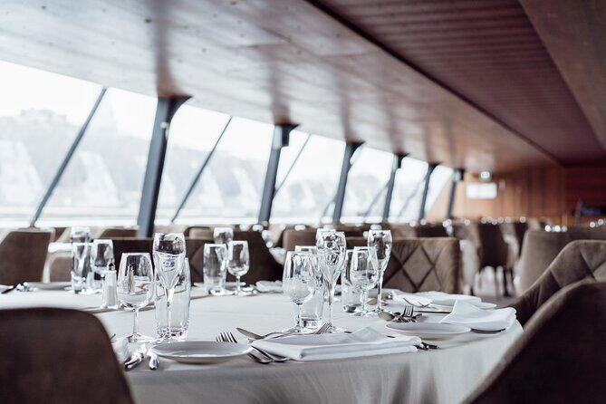 Bateaux Mouches Christmas Special Lunch Cruise in Paris - Who Should Consider This Experience?