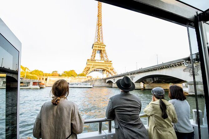 Bateaux Mouches Seine River 1 Hour Sightseeing Cruise - Key Points