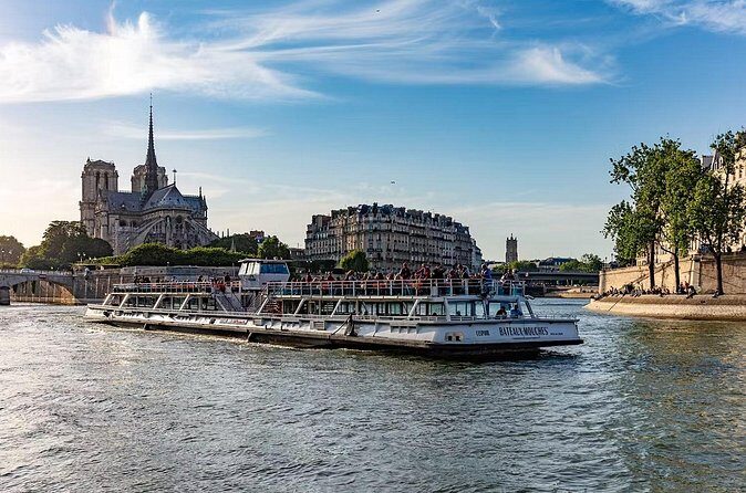 Bateaux Mouches Seine River 1 Hour Sightseeing Cruise - Authentic Experiences and Review Insights