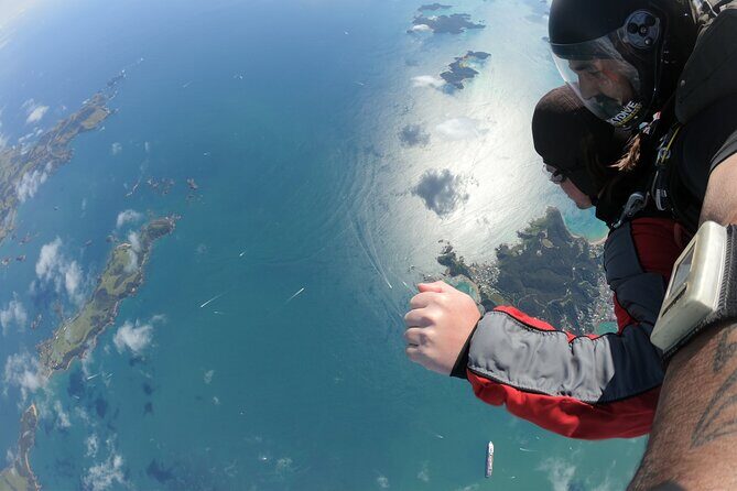 Bay of Islands: 18,000ft Skydive - An In-Depth Look at the Skydiving Experience